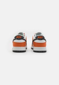 Nike Sportswear DUNK - Sneaker low - campfire orange/anthracite/summit ...