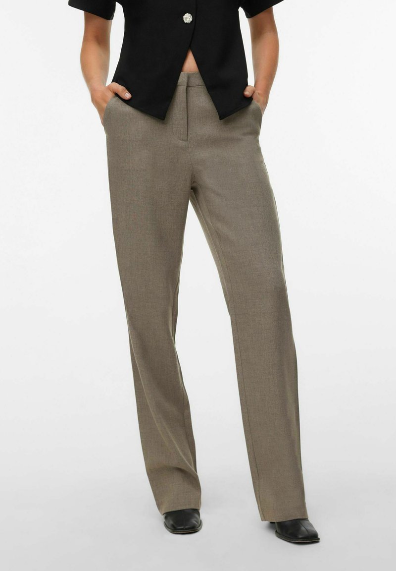 Vero Moda VMZAMIRA BESTIE STRAIGHT - Pantalones - moon rock/beige ...