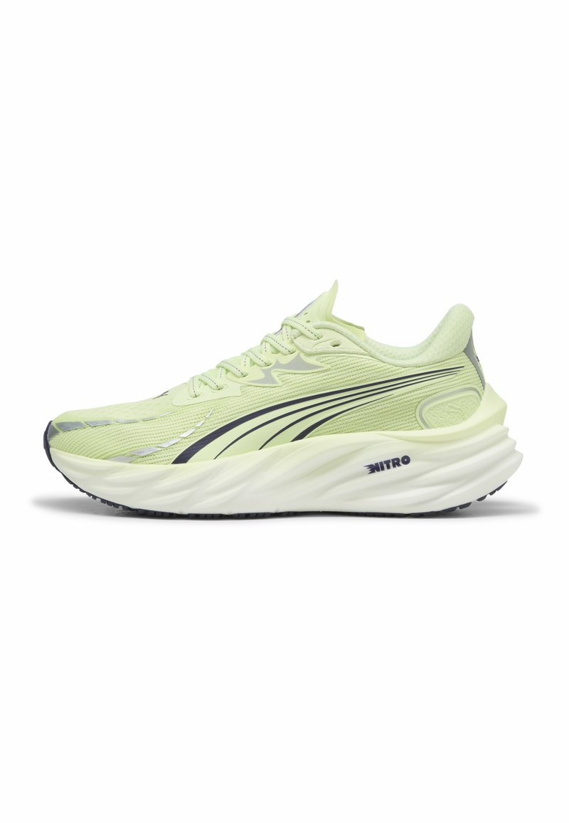 Puma VELOCITY NITRO 4 WNS - Trail running shoes - apple spritz-deep ...