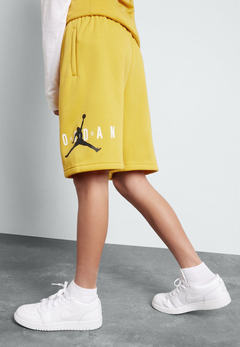 Jordan JUMPMAN - Shorts - yellow ochre/gelb - Zalando.de