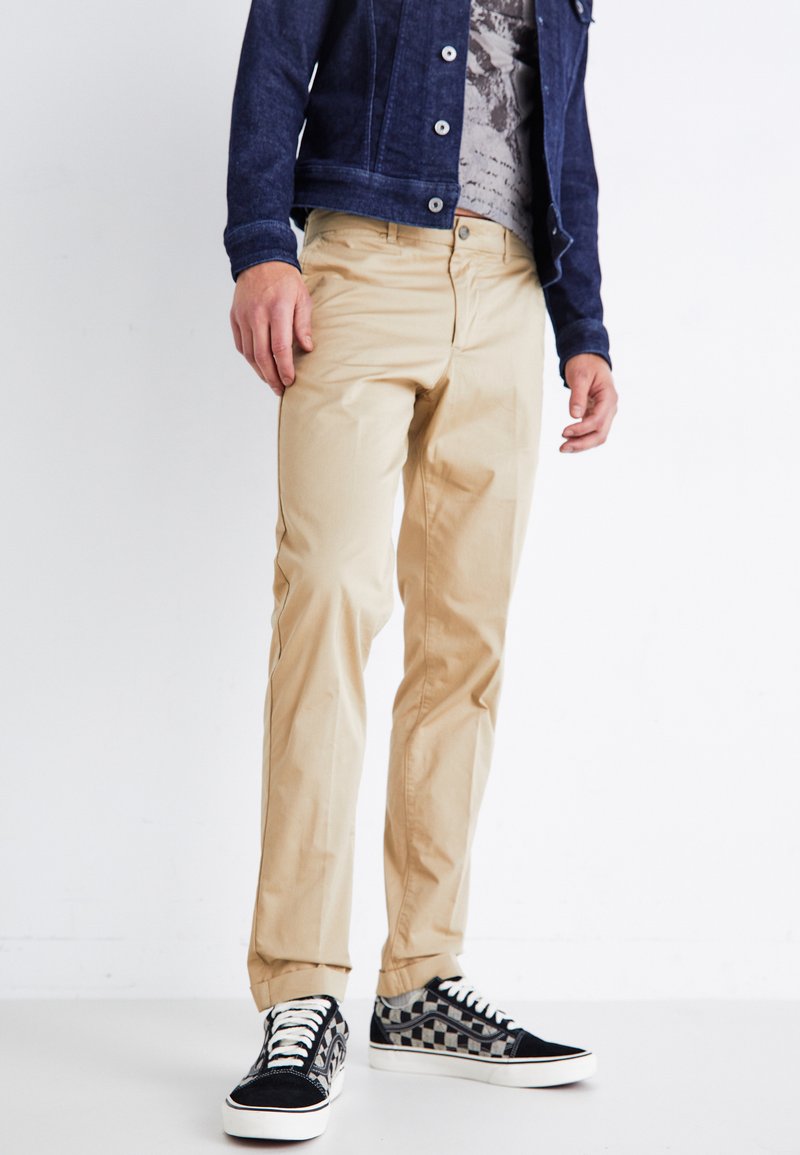 Replay BRAD PANTS - Pantalones chinos - biscuit/beige - Zalando.es