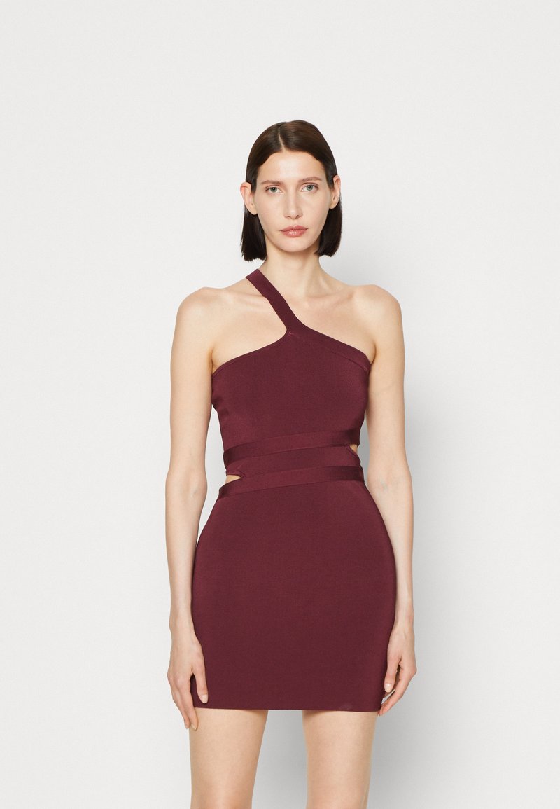 Guess PALMS CUT OUT MIRAGE DRESS - Strikkjoler - mystic wine/bordeaux ...