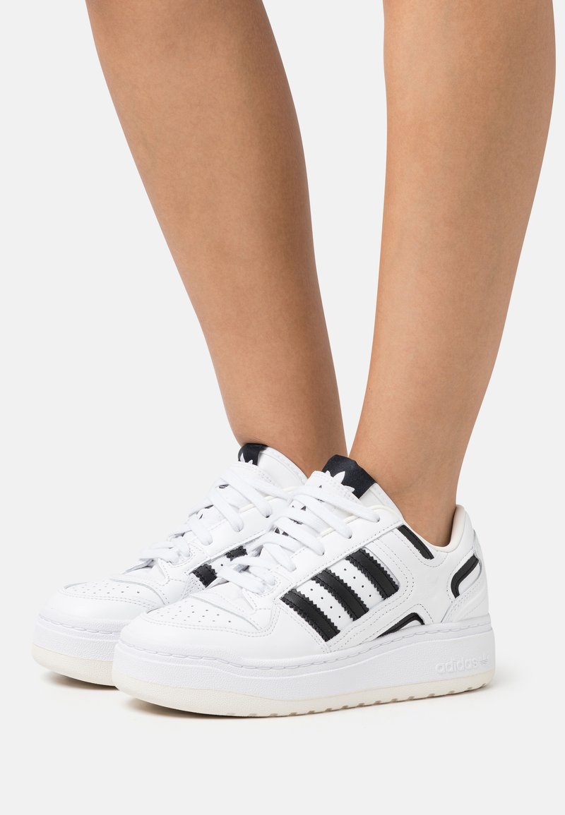 adidas Originals FORUM XLG - Tenisky - footwear white/core black/cloud white/bílá - Zalando.cz