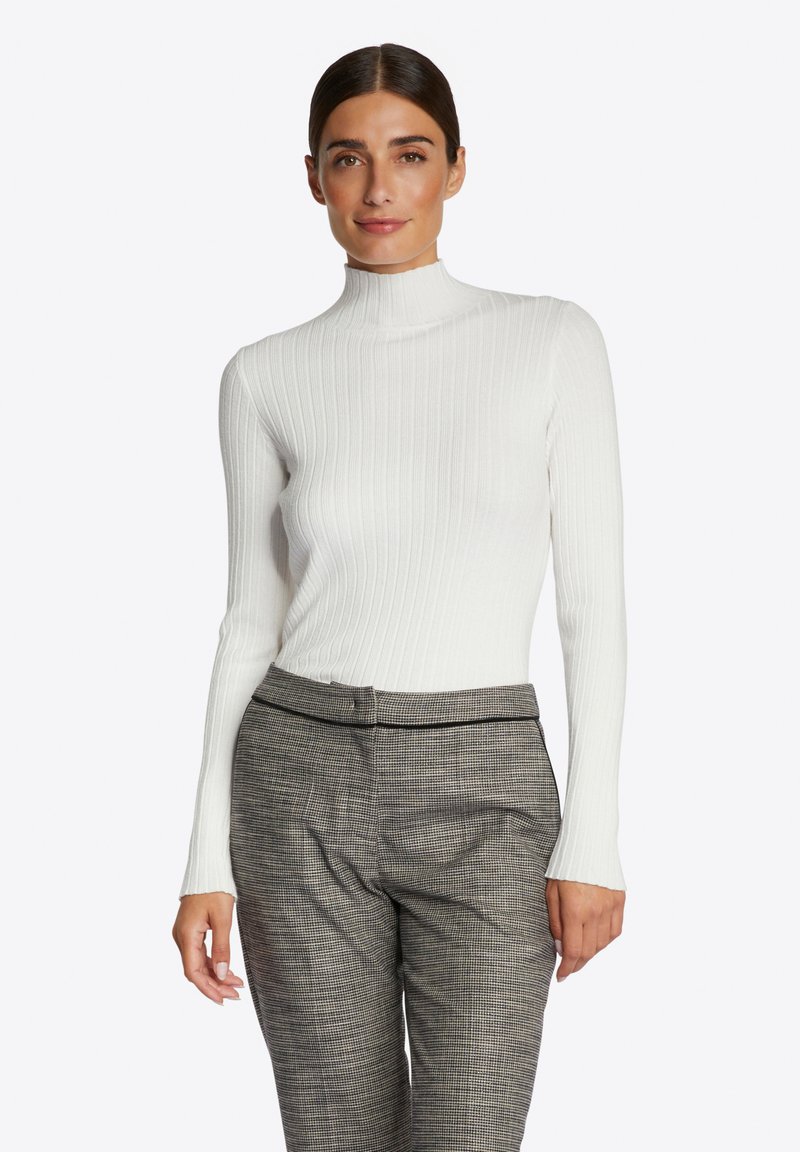Rich & Royal TURTLE-NECK DESIGN - Strickpullover - pearl white/weiß ...