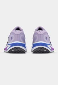 Nike Performance JOURNEY RUN - Laufschuh Straße - violet mist/purple ...