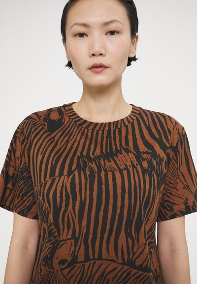 WEEKEND MaxMara ELOISA - T-Shirt print - marrone/braun - Zalando.ch