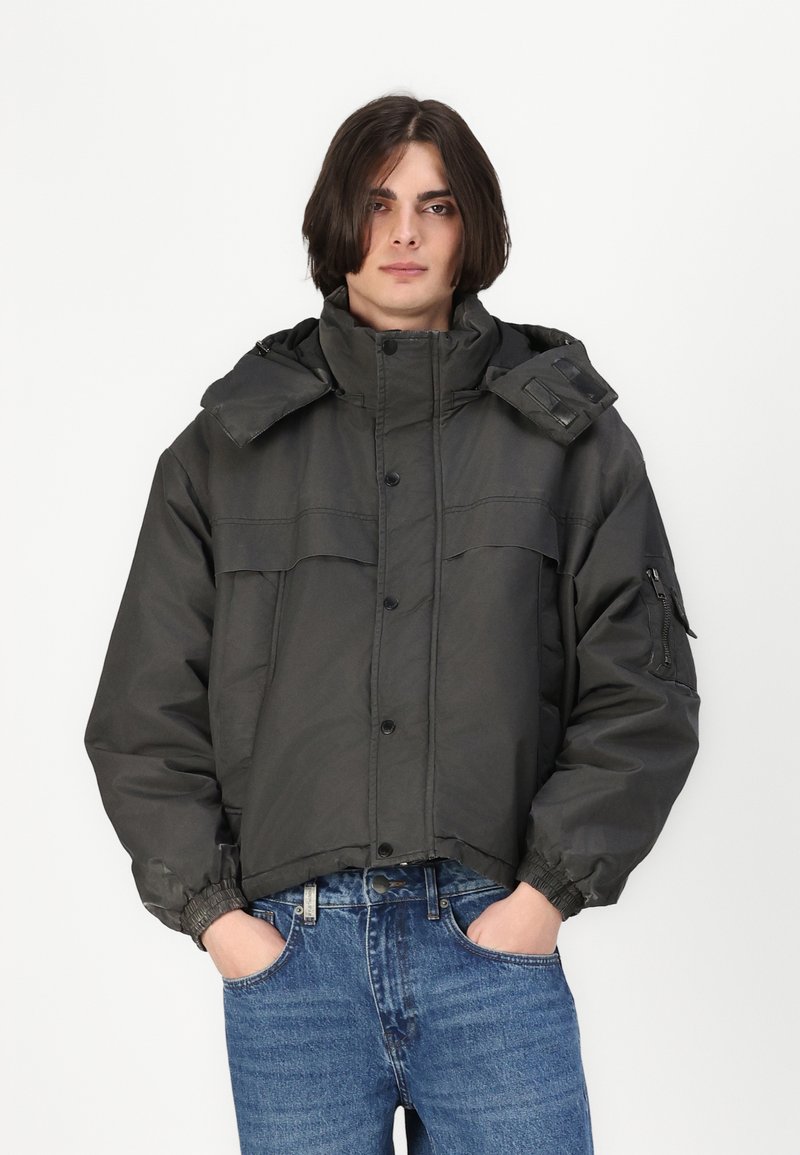 LOW LIGHTS STUDIOS® WASHED MOON PUFFER JACKET UNISEX - Winterjas ...