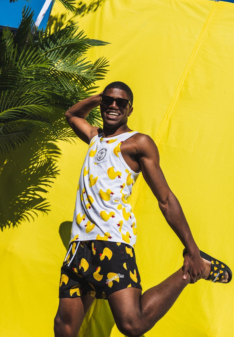 Blount & Pool Uimashortsit - black yellow duck/musta - Zalando.fi