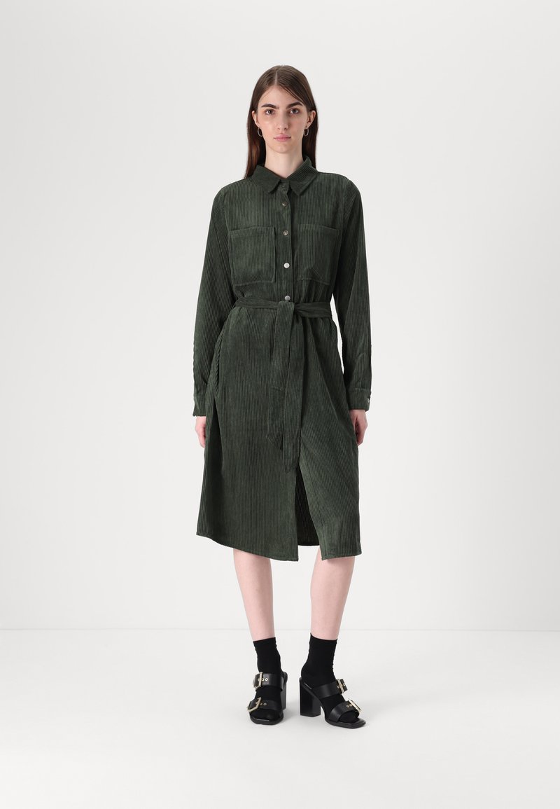 ONLY Tall ONLMERLE BELTEL DRESS - Jurk - dark green/donkergroen ...