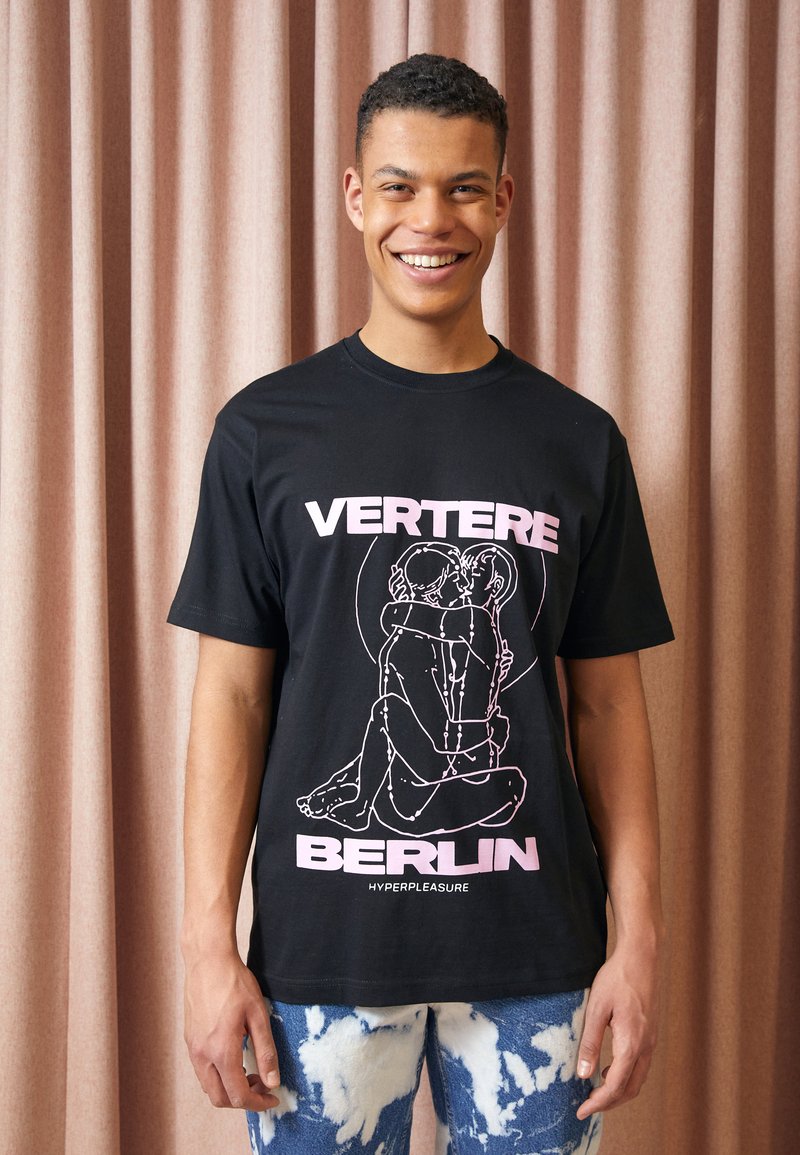 Vertere Berlin UNITY UNISEX - Camiseta estampada - black/negro - Zalando.es