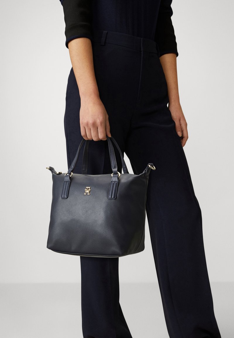 Tommy Hilfiger POPPY PLUS SMALL TOTE - Handtasche - space blue/blau ...