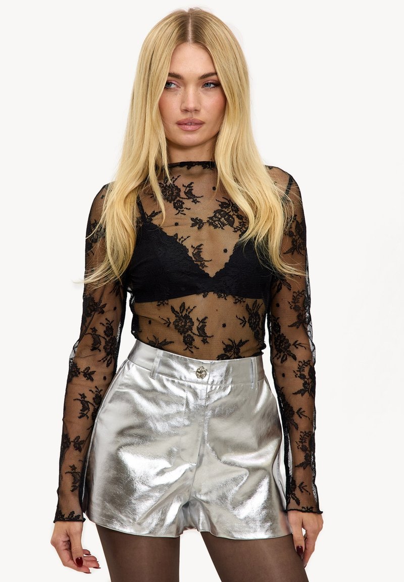 LOAVIES WITH EVERY BREATH - Shorts - silver/silver-coloured - Zalando