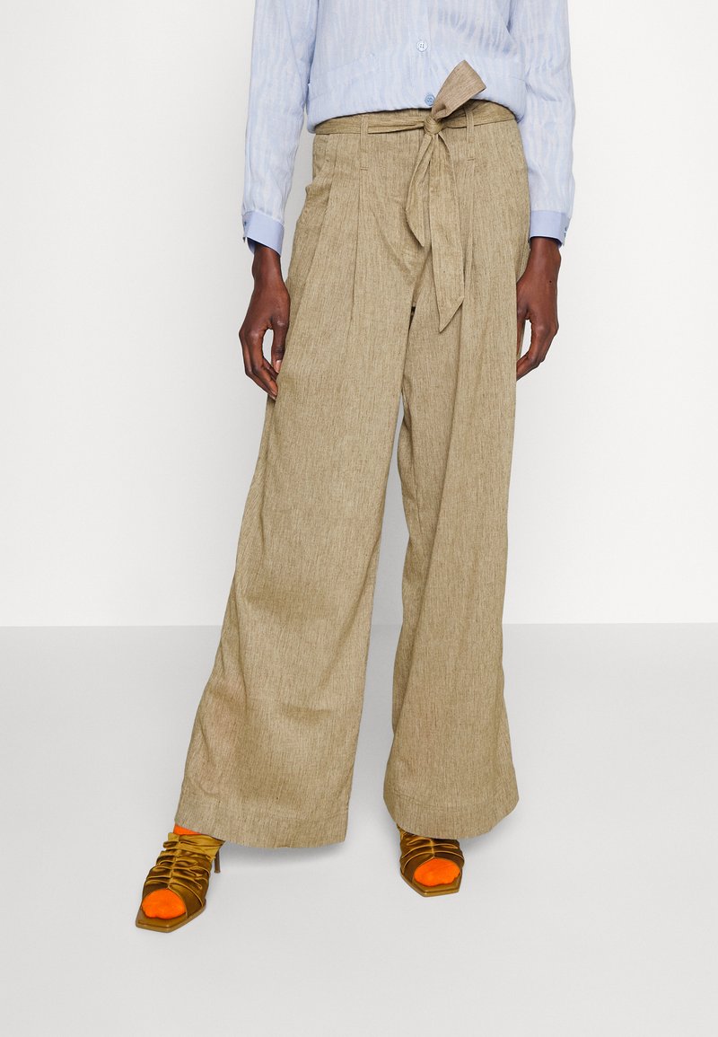 SUMMERY Copenhagen NOA PANTS - Stoffhose - dune/braun - Zalando.at