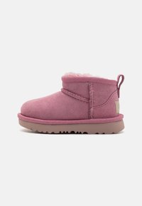 UGG CLASSIC ULTRA MINI - Botine clasice - dusty orchid/roz deschis ...