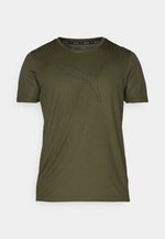 Puma PERFORMANCE CAT TEE - Sport T-shirt - dark olive/olijfgroen ...