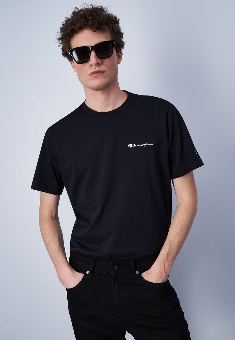 Champion ICONS CREWNECK SMALL LOGO - Basic T-shirt - black - Zalando.ie