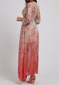 Guess Maksimekko - light pink/roosa - (Pre-owned) - Zalando.fi