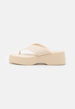 Rubi Shoes by Cotton On MAE FLATFORM - Sandalias de dedo - ecru/beige ...
