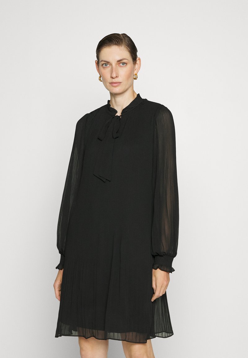 DKNY TIE NECK PLEATED SHIFT WITH SMOCKED - Robe chemise - black/noir ...