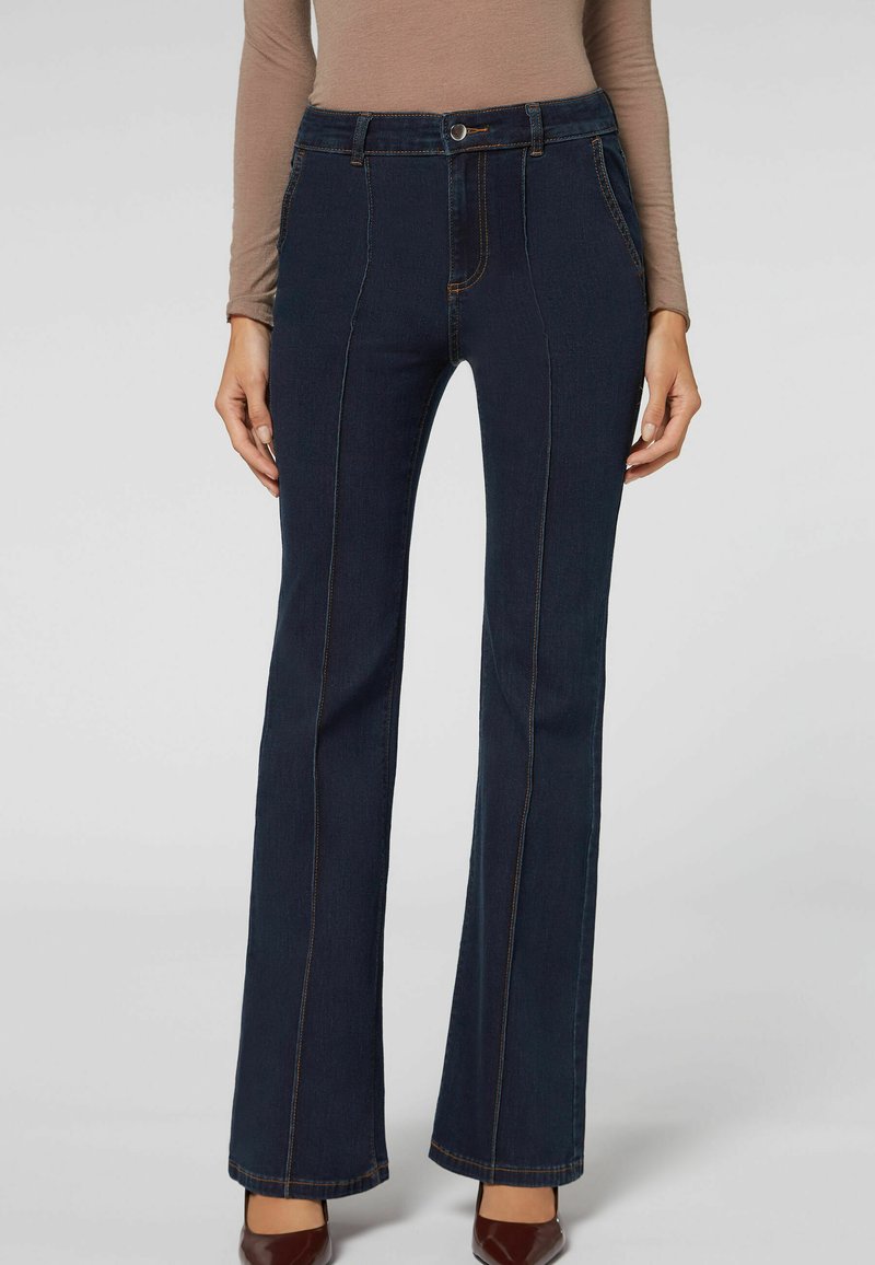 Calzedonia Flared Jeans - blau dark denim blue/dark-blue denim - Zalando.at