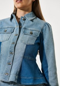 Dea Kudibal BLANCASDEA - Spijkerjas - blue mix/zwart - Zalando.nl