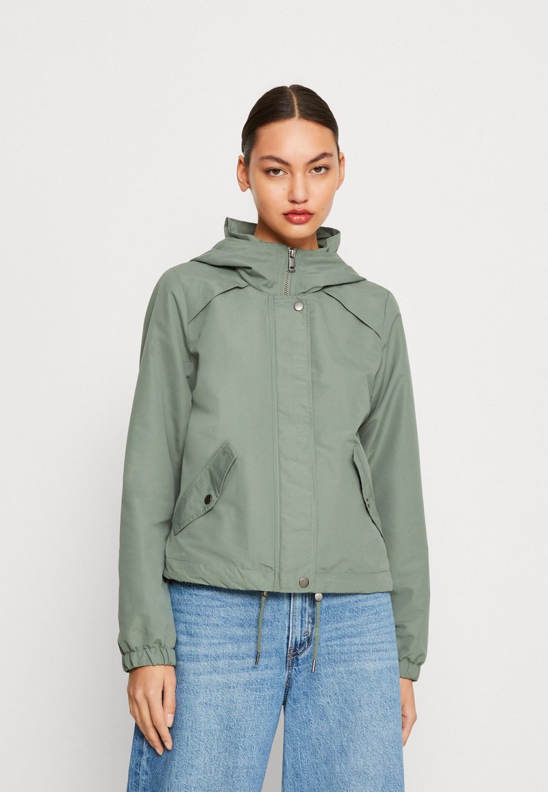 Vero Moda VMZOA SS23 - Lehká bunda - laurel wreth/zelená - Zalando.cz