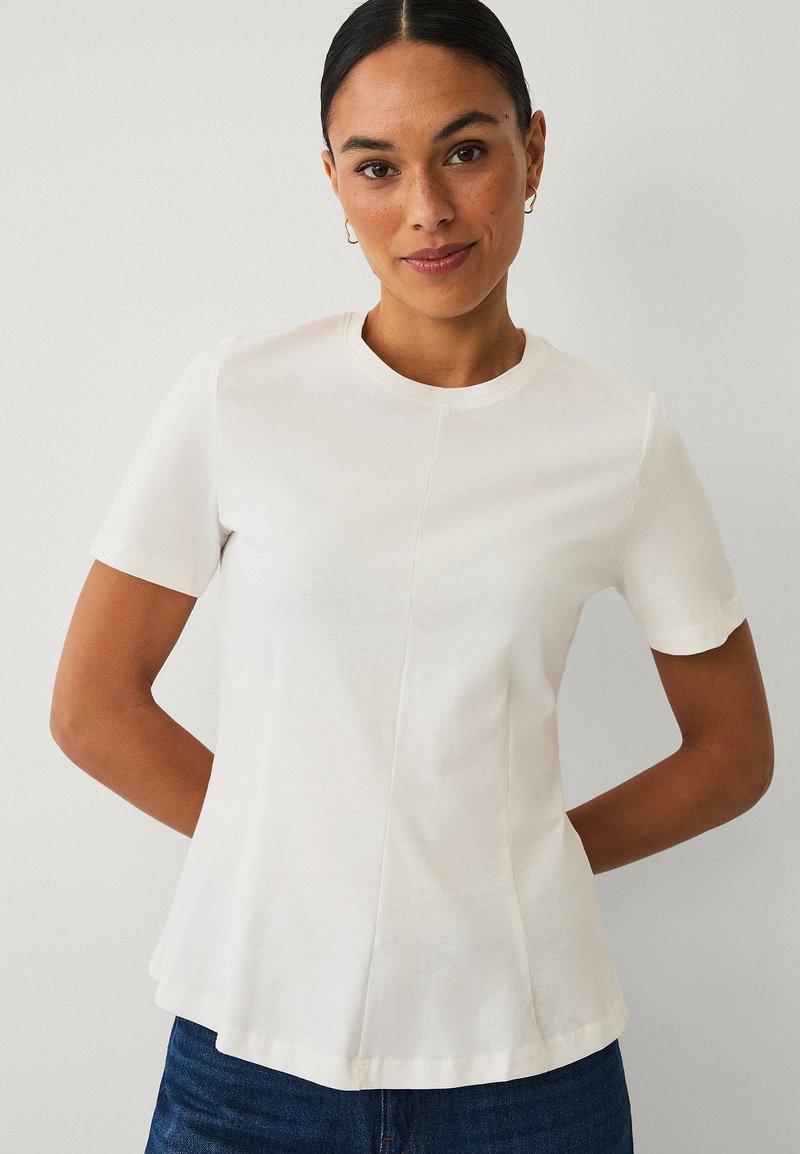 Ellos Collection MIT PEMPLUM-DESIGN - Basic T-shirt - white - Zalando