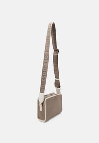 BOSS SANDY CROSSBODY - Taška s příčným popruhem - medium beige/béžová ...