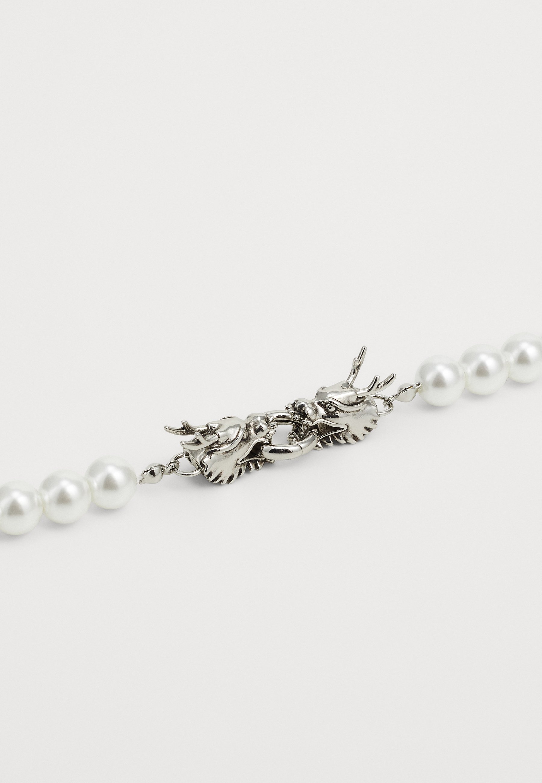 Dragon choker store