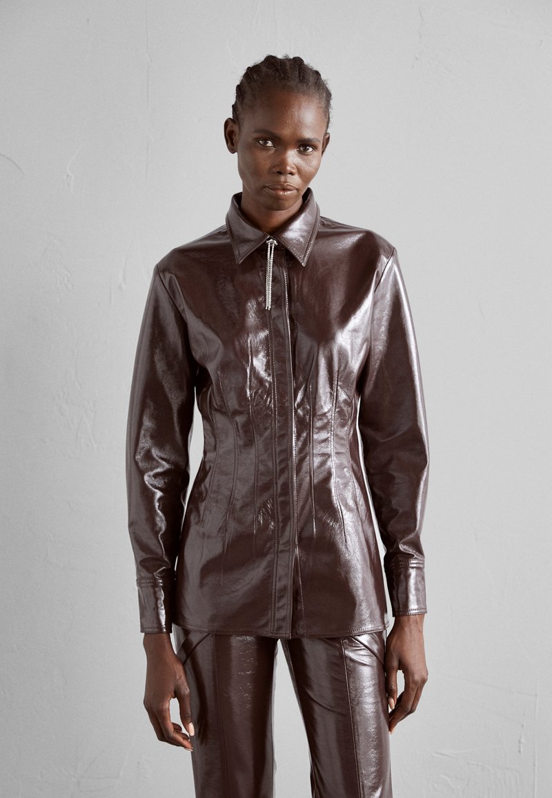 Materiel ECO CRINKLE VINYL WAISTED - Button-down blouse - bean/bordeaux ...