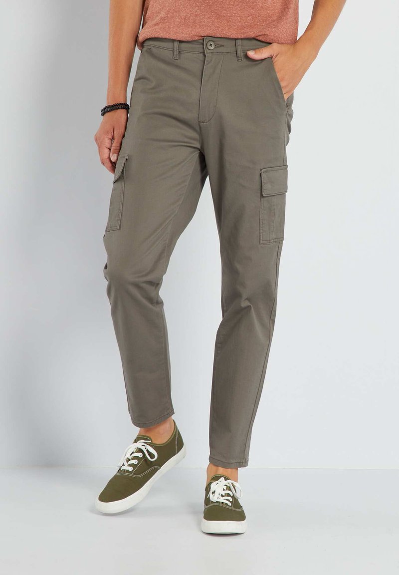 KIABI WITH POCKETS - Cargohose - kaki as sw/khaki - Zalando.at