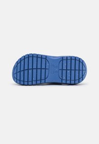 Crocs MEGA CRUSH UNISEX - Badesandale - elemental blue/blau - Zalando.ch