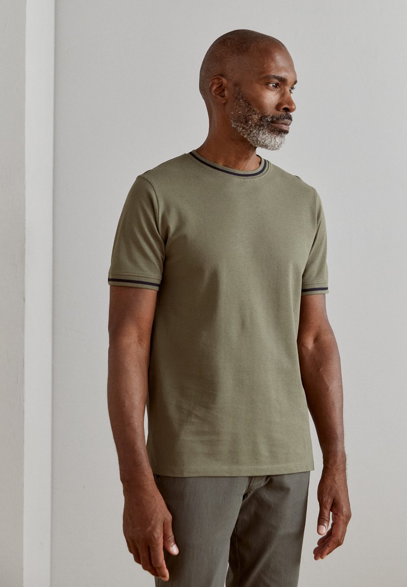 Lindbergh PIQUÉ TEE - Basic T-shirt - army/olive - Zalando.co.uk