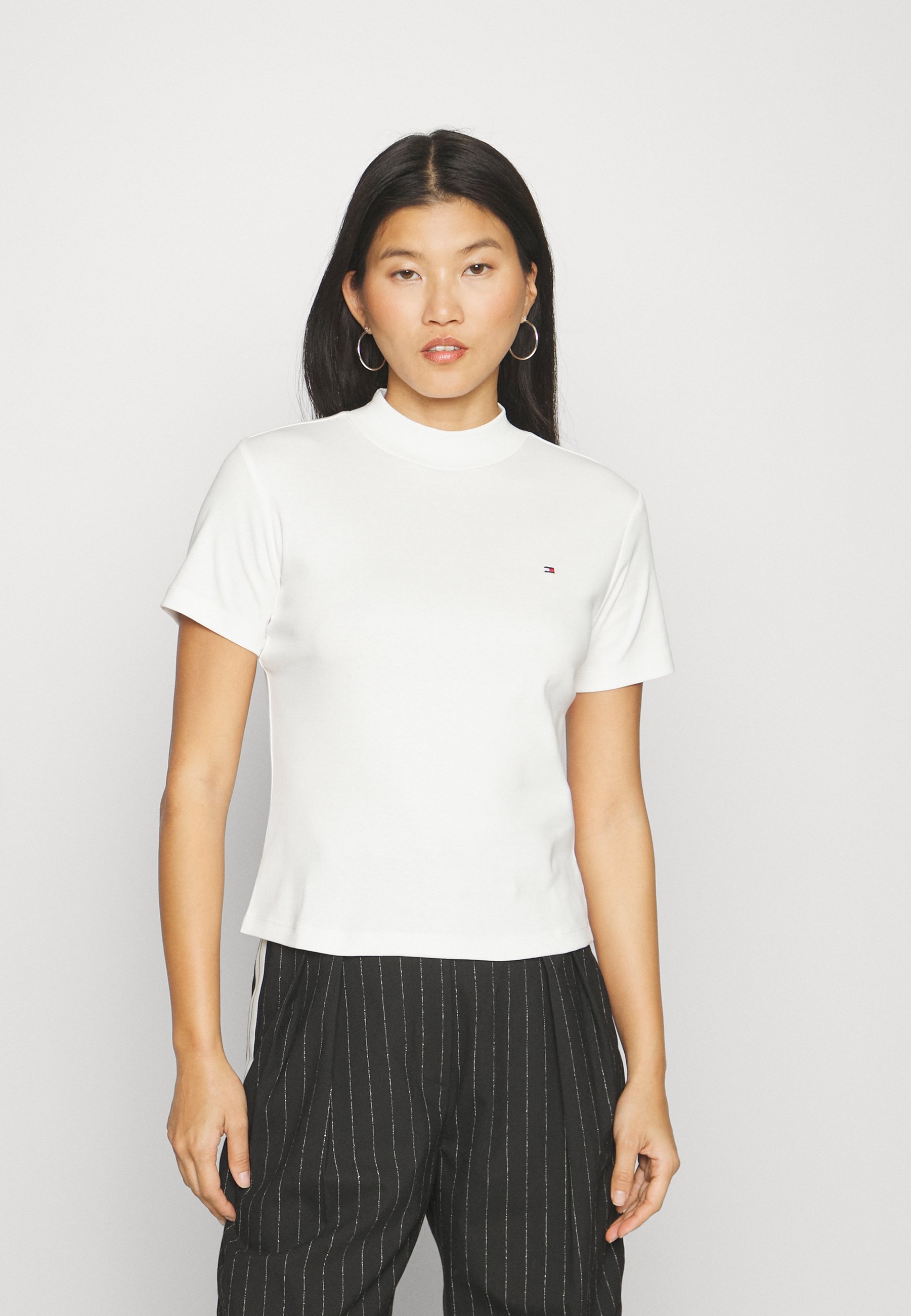 Tommy hilfiger basic tee women's store