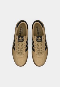 adidas Originals MONTREAL UNISEX - Sneaker low - cardboard/core black ...