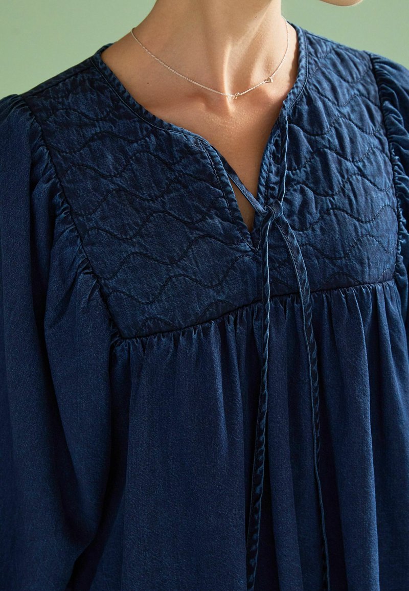 Next QUILTED SMOCK BLOUSE - Blusa - denim dark blue/azul - Zalando.es