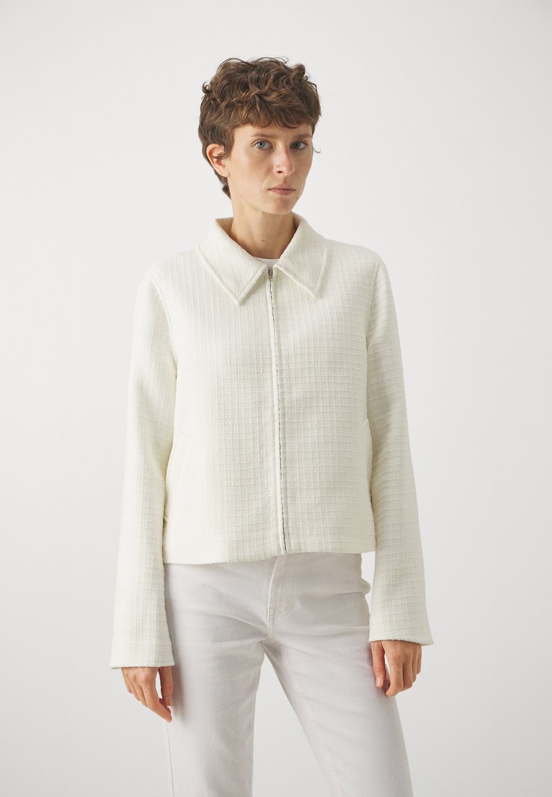 ONLY ONLTASTE SHORT JACKET - Chaqueta fina - cloud dancer/crema ...