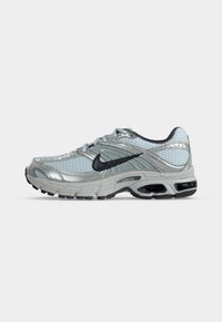 Nike Sportswear AIR MAX MOTO 2K - Trainers - pure platinum-coloured ...