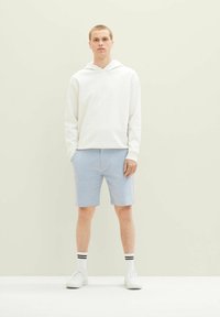 TOM TAILOR DENIM Shorts - blue white dobby/blau - Zalando.de