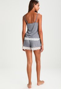 Anna Field SARAH SHORT PJ SET - Pyjamas - off-white/dark blue/offwhite ...