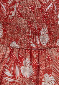 OXXO GIPPED - Maxikleid - floral print/rot - Zalando.at