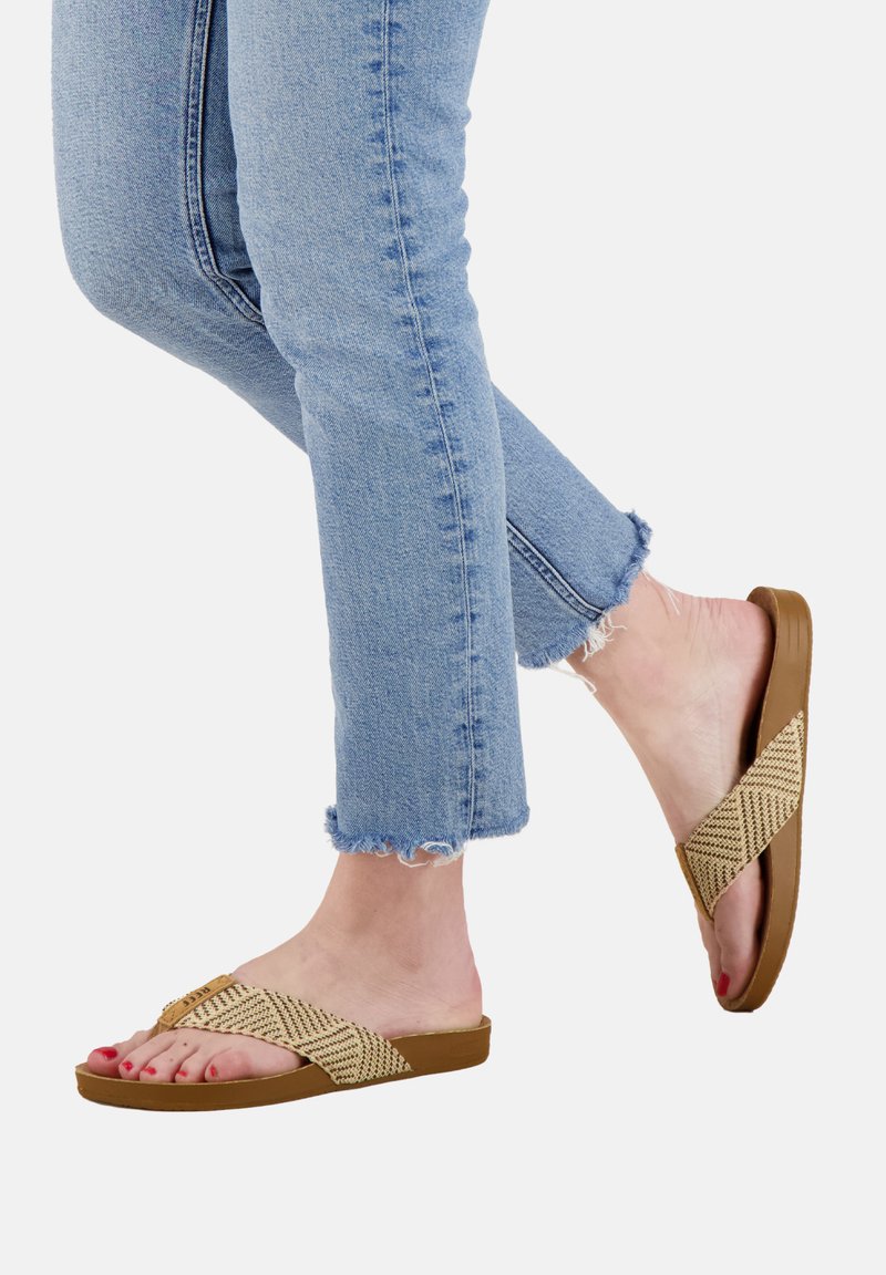 Reef REEF CUSHION STRAND - Sandaler m/ tåsplit - chocolate/beige ...