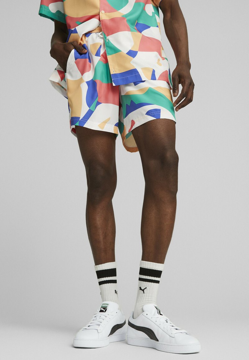 Puma WORLDWIDE - Shorts - white/offwhite - Zalando.se