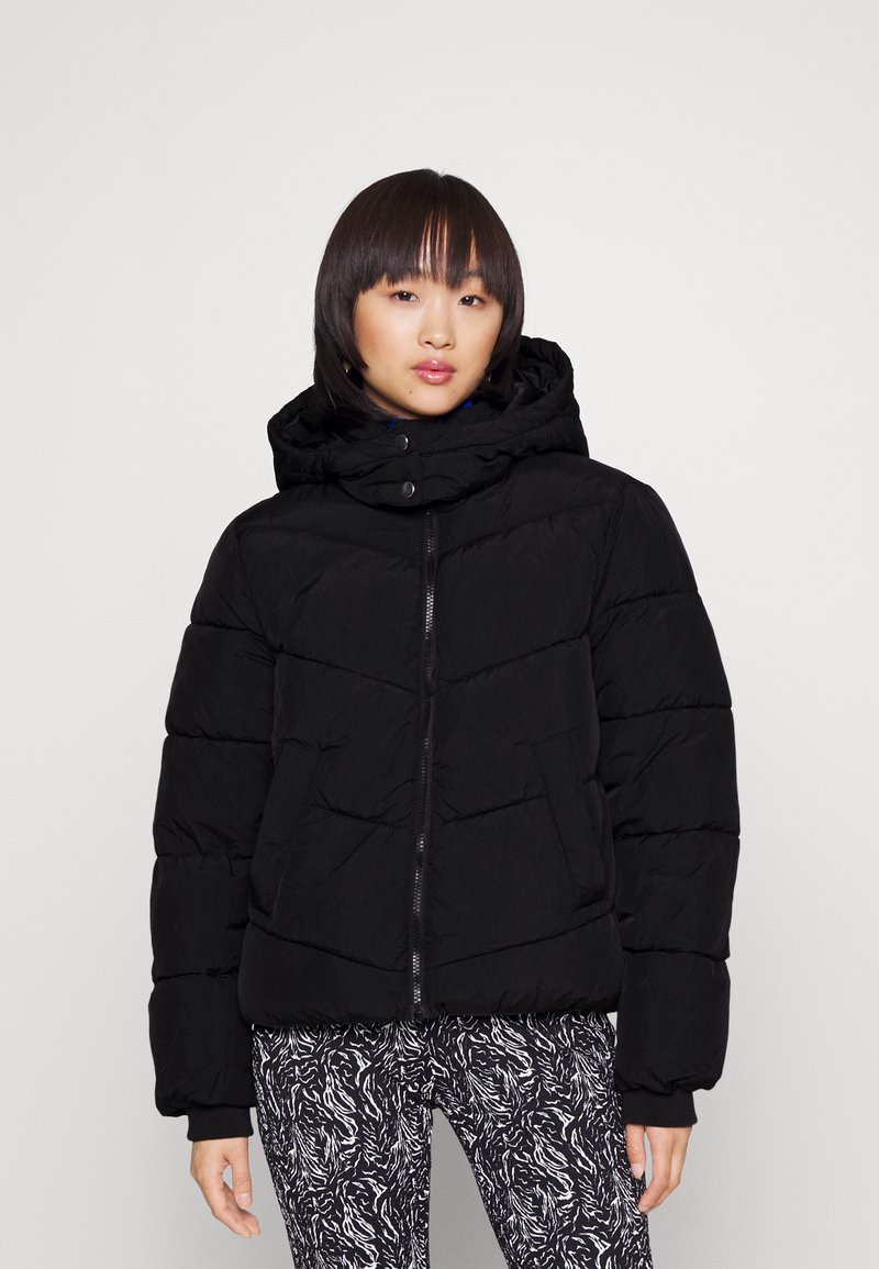 Pieces Petite PCJAMILLA SHORT PUFFER JACKET - Winter jacket - black ...
