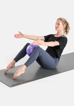 Core Balance YOGA MAT - FOAM 6MM - Fitness / Yoga - pink/fuxia - Zalando.it