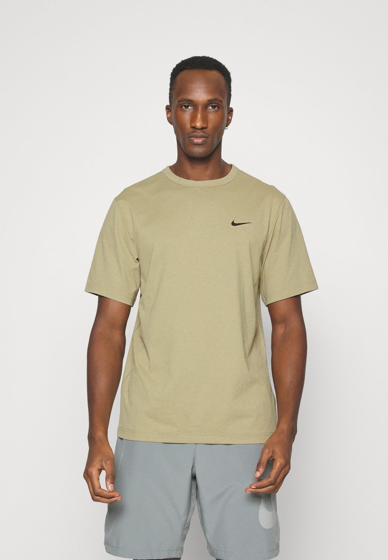 Nike Performance HYVERSE - Sport T-Shirt - neutral olive/grün - Zalando.ch