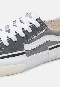 Vans RECONSTRUCT UNISEX - Sneaker low - grey/grau - Zalando.ch