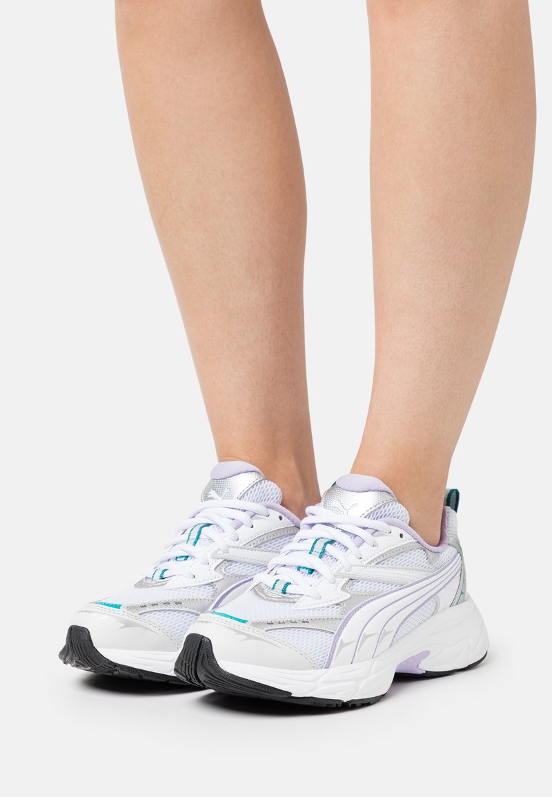 Puma MORPHIC - Trainers - white/vivid violet/white - Zalando.co.uk