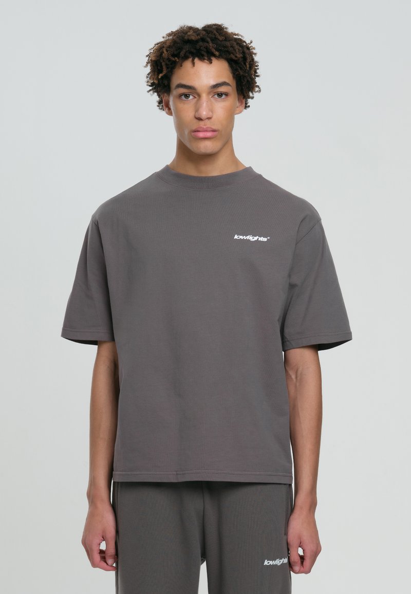 LOW LIGHTS STUDIOS® T-Shirt basic - washed grey/grau - Zalando.de