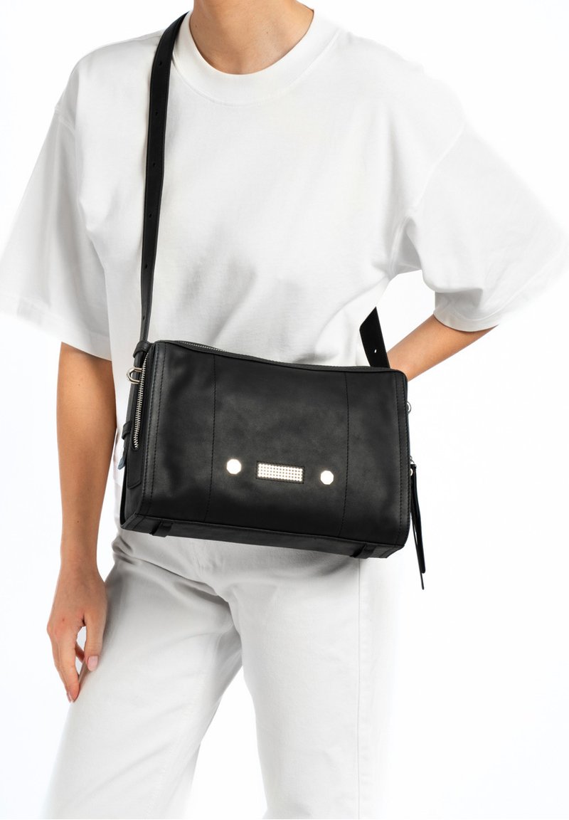 CLIO GOLDBRENNER MAIA MINI CLASSIC - Handtas - black silver/zwart ...